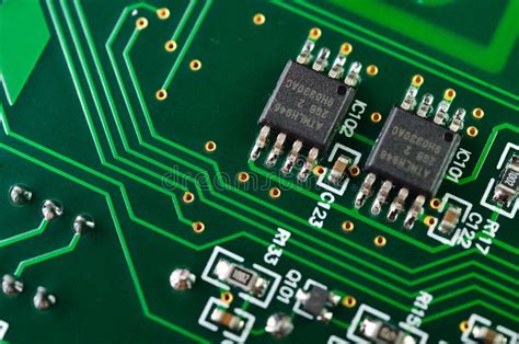 电路板上的元件名称 电路板上电子元件识别 电路板上 大山谷图库