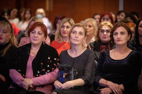 რას მოიცავს თანამედროვე მეთოდოლოგია რომლითაც საბავშვო ბაღების აღმზრდელ პედაგოგების გადამზადება