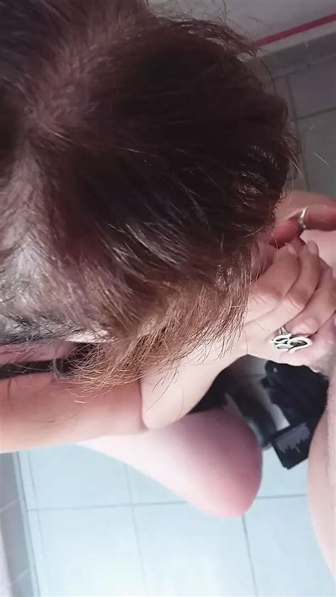 Elle Me Vide Dans Un Wc Free Mom Porn Video Xhamster