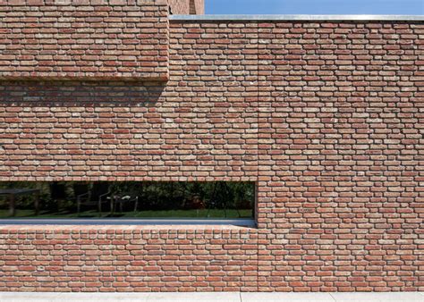 joris verhoeven uses handmade bricks for dutch house