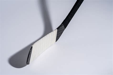 고립 된 흰색 배경 겨울 게임에 하 키 선수 나무 머리 아이스 하 키 스틱 방탄복 디자인에 근접 촬영을 위한 장비에 아이스 하 키 스틱 0명에 대한 스톡 사진 및 기타