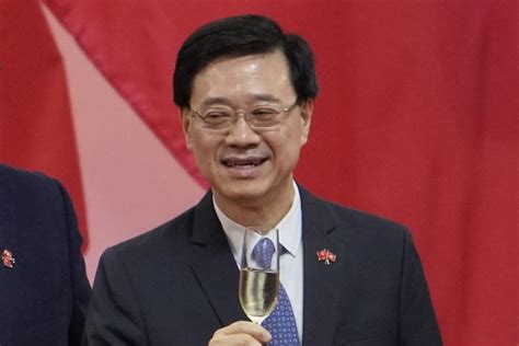 北京欽定香港特首》政務司長李家超辭職參選 學者：他領導的港府會更聽命中共