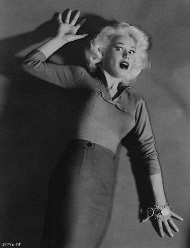 Mamie Van Doren Was Made For The Mgm Crime Thriller The Beat Generation Muse Mamie Van Doren