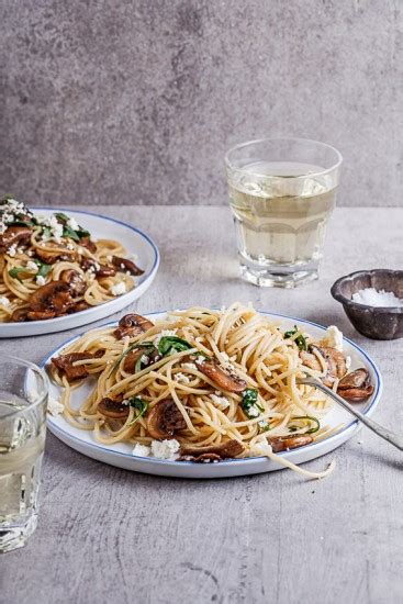 Garlic Butter Mushroom And Spinach Spaghetti Simply Delicious