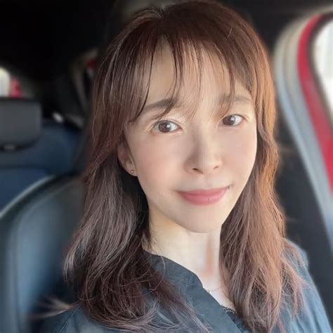 昨日のスレッド、いいねはいつも通りなのに、やたらと閲覧数が多くて謎… なんでなんで？？ 閲覧数が増えるとスレッズからお知らせが来ることを初めて