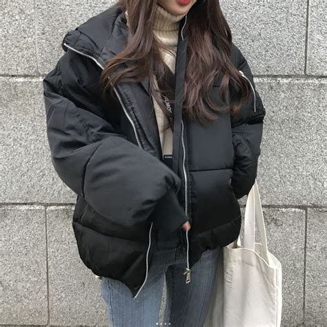 핏이 아주그냥 최고에요 숏한 길이감에 동그랗고 빵빵하니 너무 귀엽네요 항공점퍼 느낌이라 웰론패딩 웰론숏패딩 패딩 겨울패딩 여성패딩 여자패딩 항공패딩 항공점퍼