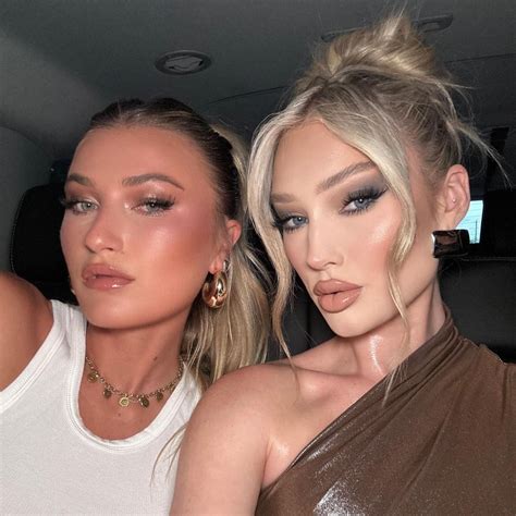 Meredith Duxbury Outfit 03262023 • Celebmafia