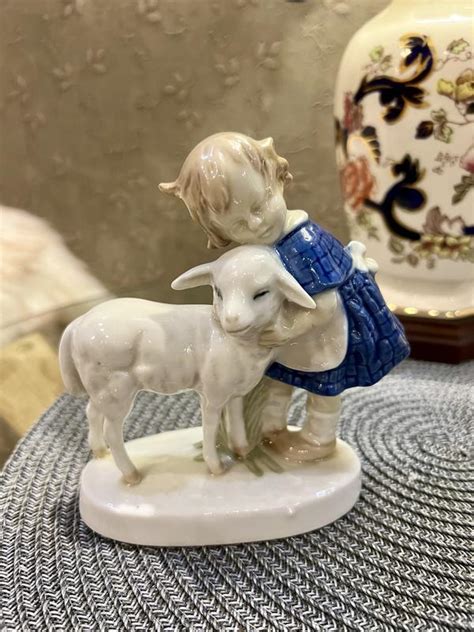 Порцелянова статуетка дівчинка з ягнятком Grafenthal — ціна 1100 грн у каталозі Статуетки Купити