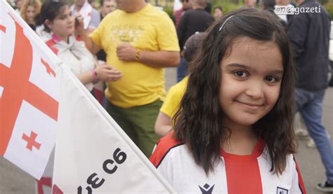 ნაკრები თბილისში დაბრუნდა ფეხბურთელებს აეროპორტში ქომაგები ელოდებოდნენ Netgazeti • ეროვნული