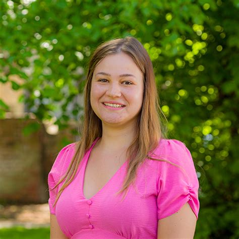 Emilia Roslan Fraser Dawbarns