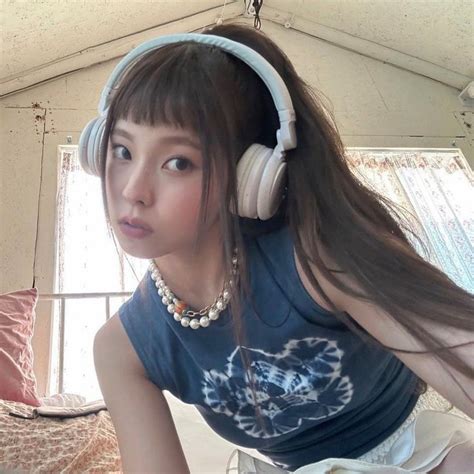 Pin By Kyky On Kyujin Nmixx Kpop Girls Photoshoot Girl Talk