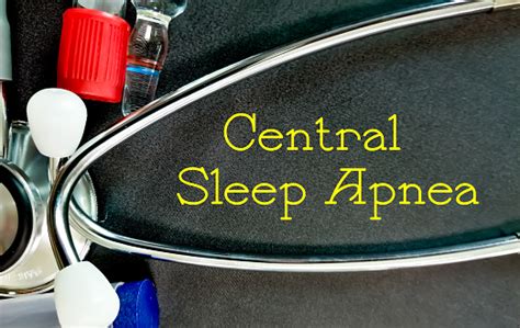 중앙 무호흡증 단어 칠판 및 의료 장비의 의료 개념이있는 의료 용어 단어 수면중무호흡증에 대한 스톡 사진 및 기타 이미지 수면중무호흡증 0명 개념 Istock