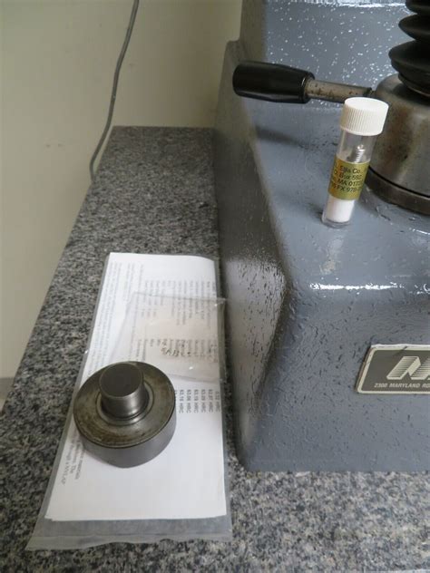 Newage Versitron Regular Rockwell Hardness Tester Calibrated At130 Rdb Pu43 Bullseye Calibration