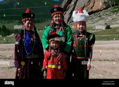 Bilder Von Mongolian Nomadic Clothing Mongolian Traditional Costumes