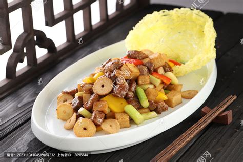 金蒜菌皇爆雪花牛肉中国菜系食品餐饮摄影素材汇图网