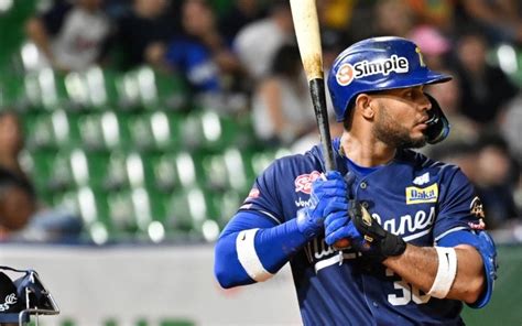 Nv Ángel Reyes Comandó El Triunfo De Magallanes Ante Cardenales