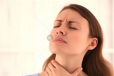 扁桃体发炎的女人高清图片下载 正版图片600880997 摄图网