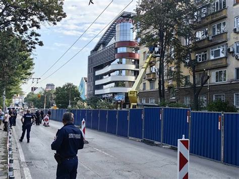 Започна премахването на дървета на улица Опълченска в София Видео снимки