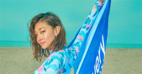 디스커버리 익스페디션 크롭탑·워터레깅스 등 여성 비치웨어 선봬