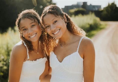 Twin Beauties R Learmanntwins
