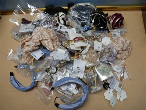 【未使用に近い】アクセサリー ヘアーアクセサリー アクセサリーパーツ いろいろ まとめて 売り切りの落札情報詳細 ヤフオク落札価格検索