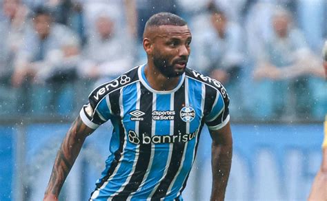 Atacante Estrangeiro é Oferecido Ao Grêmio Para Ser Sombra De Jp Galvão