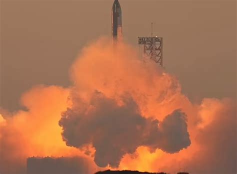 Watch Incredible Moment Elon Musks Spacex Starship Rocket Explodes Just Eight Minutes Into