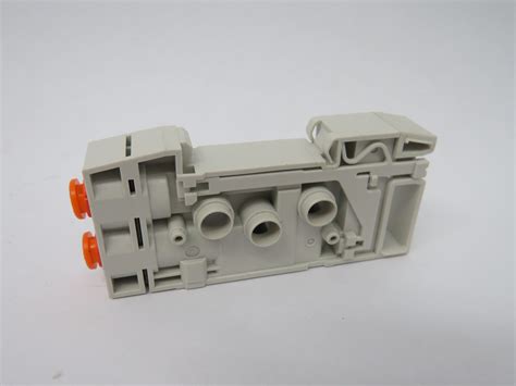 Smc Sx5000 50 1a N7 Manifold Block Assembly 1 4 Fitting Used Industrial Automation Canada