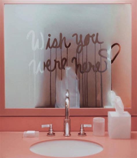 Дневниците на Мия Added A New Photo Дневниците на Мия