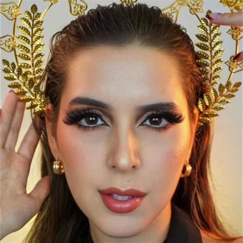 To De Unhas Novaaas 💜🌼 Completamente Apaixonada Nessa Maravilha Que A