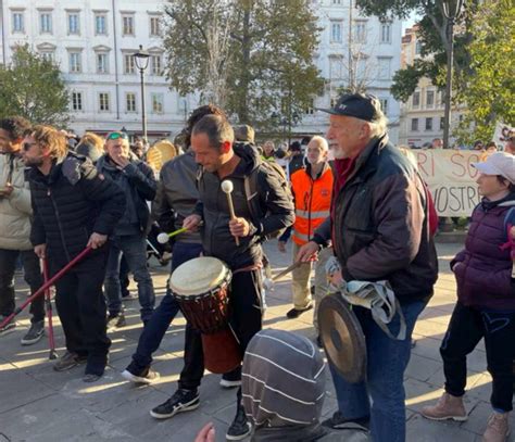 I No Green Pass Tornano In Piazza Manifestazioni A Trieste Milano E
