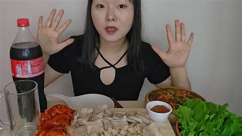 야들야들 보쌈 똑쏘는 막국수에 야무지게 쌈까지 보쌈먹방 보쌈 막국수 상추 쌈 콜라 먹방 Youtube
