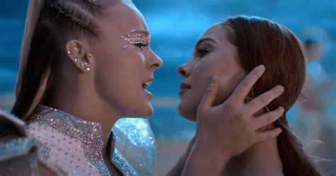 Jojo Siwas Lesbian Karma Music Video Sets The Internet Alight
