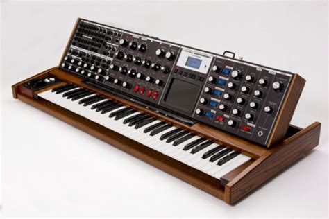 Minimoog Voyager XL Official Specs Synthtopia