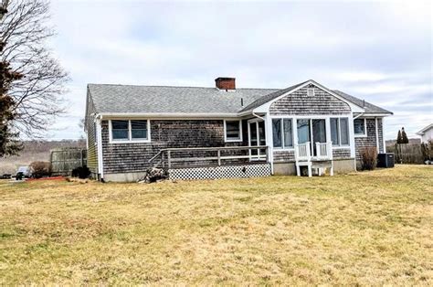 3383 Main Rd Tiverton Ri 02878 Mls 1333164 Redfin