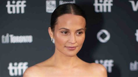 Alicia Vikander Says The Danish Girl Already Feels Extremely Dated