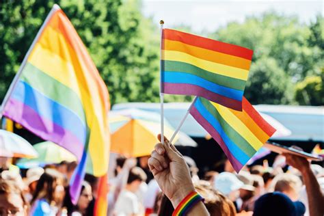 Como Se Preparar Para Curtir A Parada Lgbt Com Segurança Miess