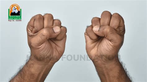 Mushti Mudra Strengthen Digestion And Promote Physical Strength