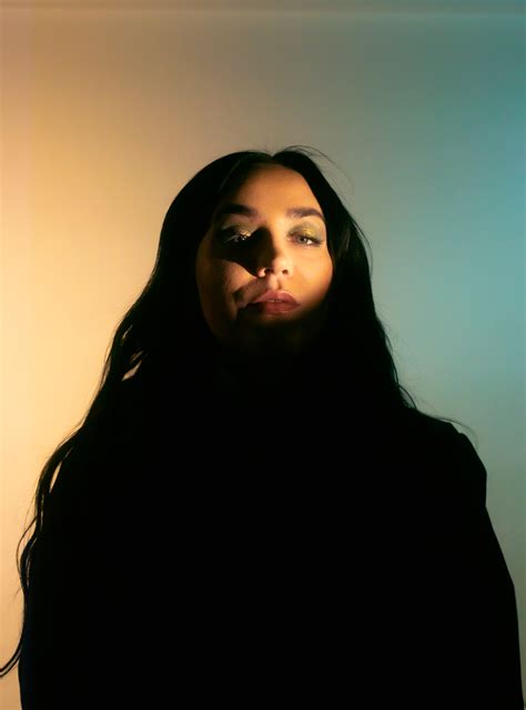 New Music Maggie Releases New Single Circles