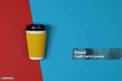 화려한 종이 빨간 파란색 배경에 커피 컵을 가져 가라 3d 일러스트레이션 가리기에 대한 스톡 사진 및 기타 이미지 가리기