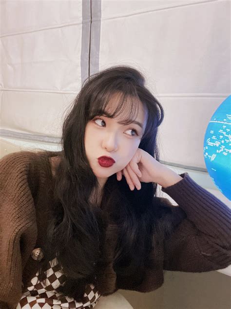 星星菌xingxingjun bnb on Twitter 每次对着美妆博主的视频一步一步来想要大干一场把自己化成复古大美人的时候我