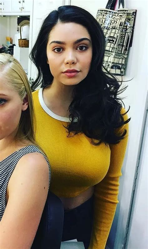 Aulii Cravalho Moana Scrolller