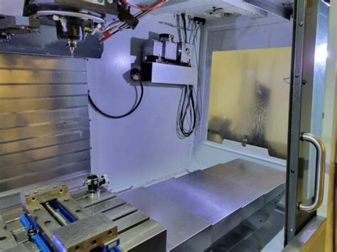 Haas VF 3 CNC 5 Axis CNC VMC 2018 30K RPM WIPS Programable Coolant Tooling Included