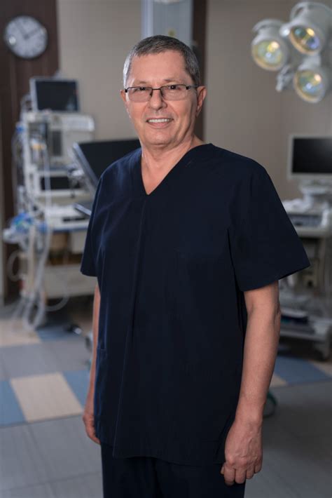 Д р Валентин Лачев Акушер гинеколог Репродуктивна медицина София Супердок