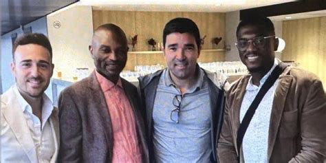 Fc Barcelona Fichajes Cumbre De Deco Con El Entorno De Jorthy Mokio