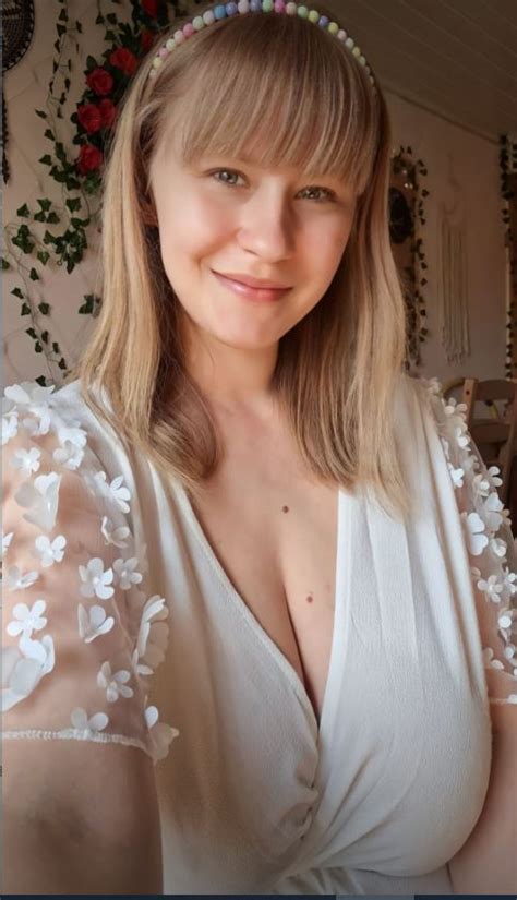 Filepola Raibow Boobpedia Encyclopedia Of Big Boobs Filepola Raibow Boobpedia Encyclopedia Of Big Boobs