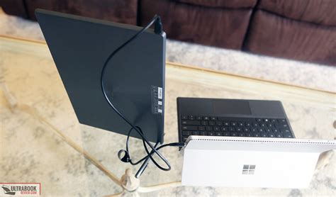 Asus Zenscreen Review What To Expect From A Portable External Display