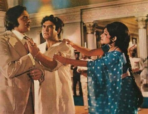 Pin By सनतकुमार On व हिरो जुने Sanjeev Kumar Retro Bollywood Bollywood