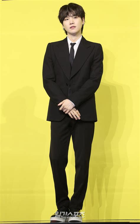 종합 ‘음주 스쿠터 운전 슈가 경찰조사 임박포토라인 불명예 못 피할듯