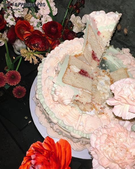 Pregnant Tiffany Hsu Exposed Her Panties Upskirt 8 Photos The